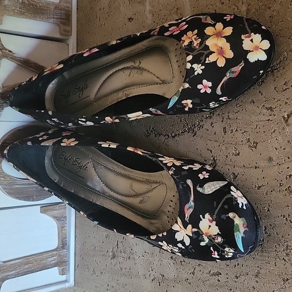 Soft Style | Shoes | Lovely Bird Kitten Heels | Poshmark